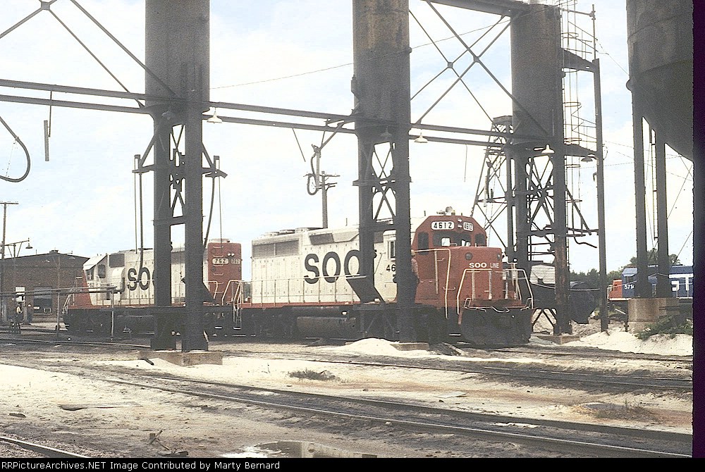 SOO 4612 and 762, Sand Not Snow on the Ground,